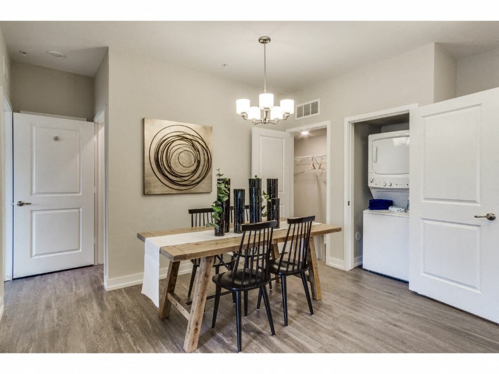 Emlak ofisi Montgomery Place Apartments, İllinois, foto