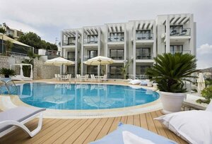 Kondo Suites & Residence (İzmir, Çeşme, 2122. Sok., 21A), otel  Çeşme'den