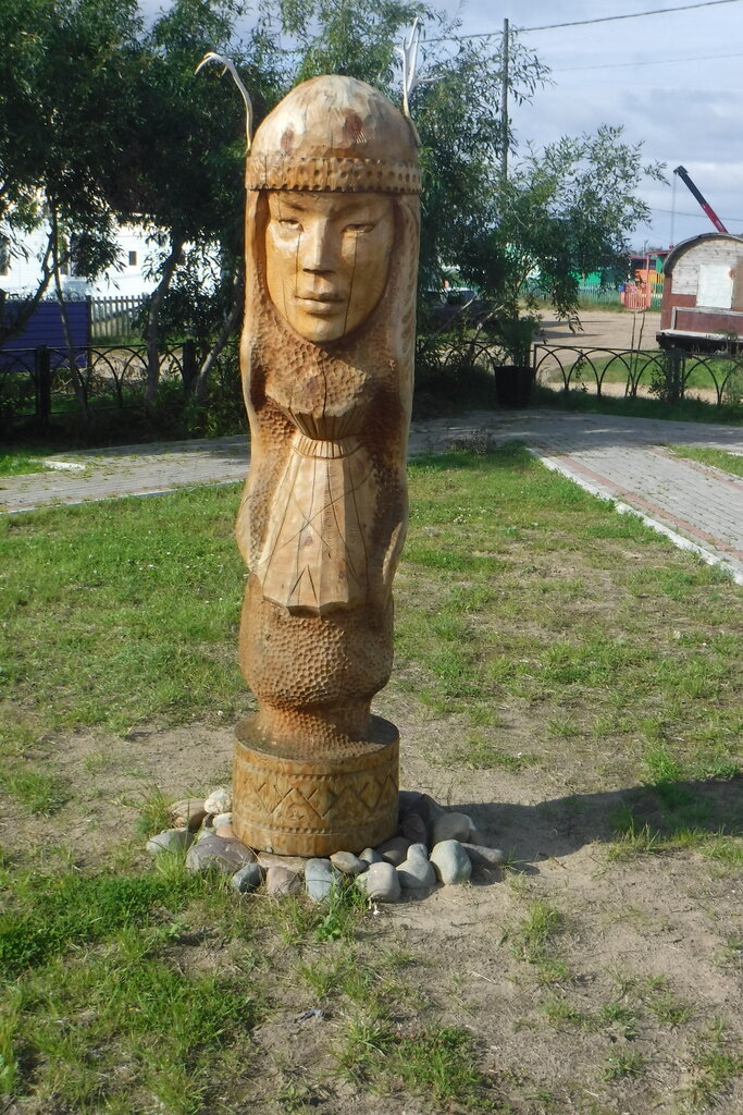 Park, sokak heykeli Мяд' Пухуця, Nenets özerk okrugu, foto