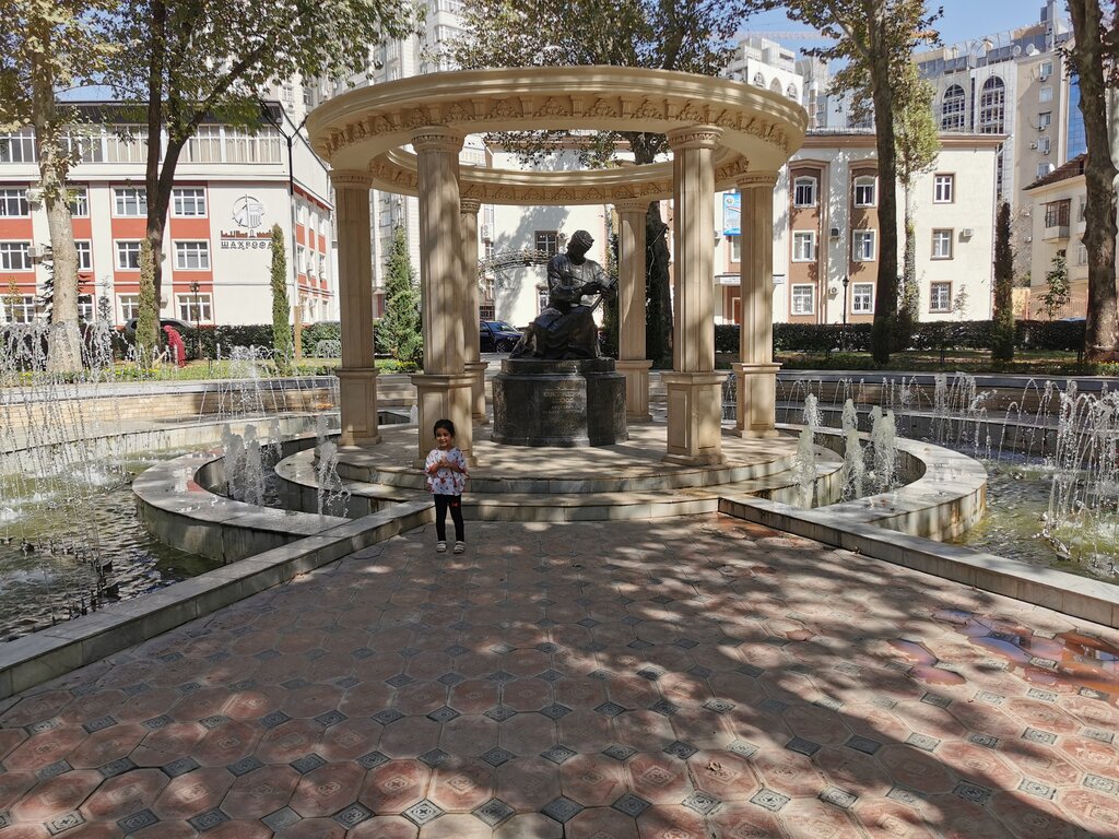 Anıt, heykel Kemaleddin Behzad Anıtı, Duşanbe, foto