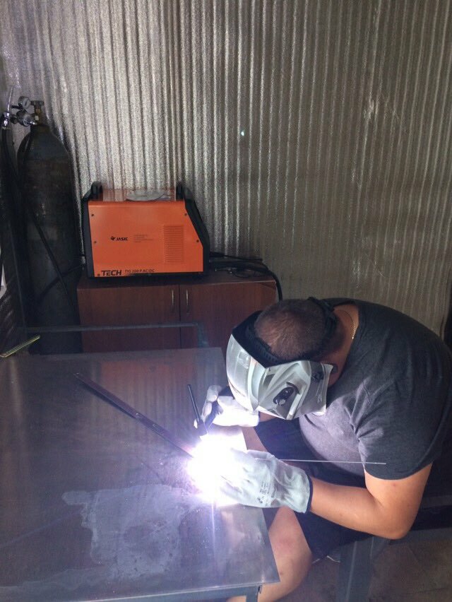 Kaynak işleri Argon. 96, Yekaterinburg, foto