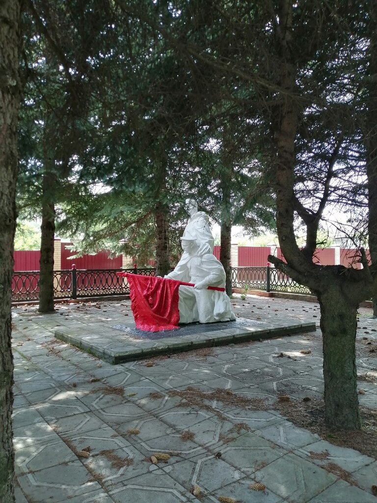 Anıt, heykel Братская могила № 10, Tulskaya oblastı, foto