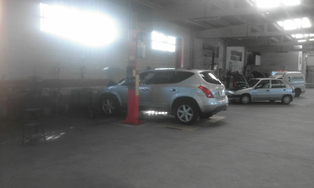 Otomobil servisi Taller Mecánico Garsea, Galisya, foto