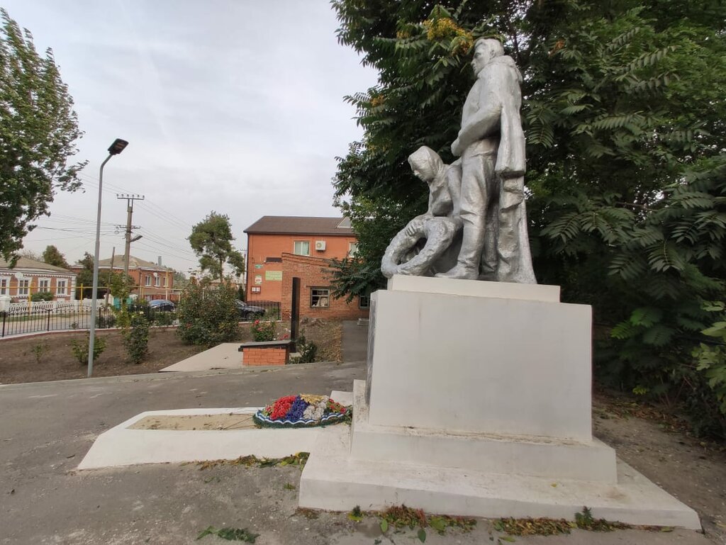 Anıt, heykel Воинам, павшим в Великой Отечественной войне, Rostovskaya oblastı, foto