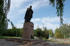 Тарас Григорьевич Шевченко (Cherkaska Region, Zvenyhorodskyi raion, Shpola), anıt, heykel  Shpola'dan