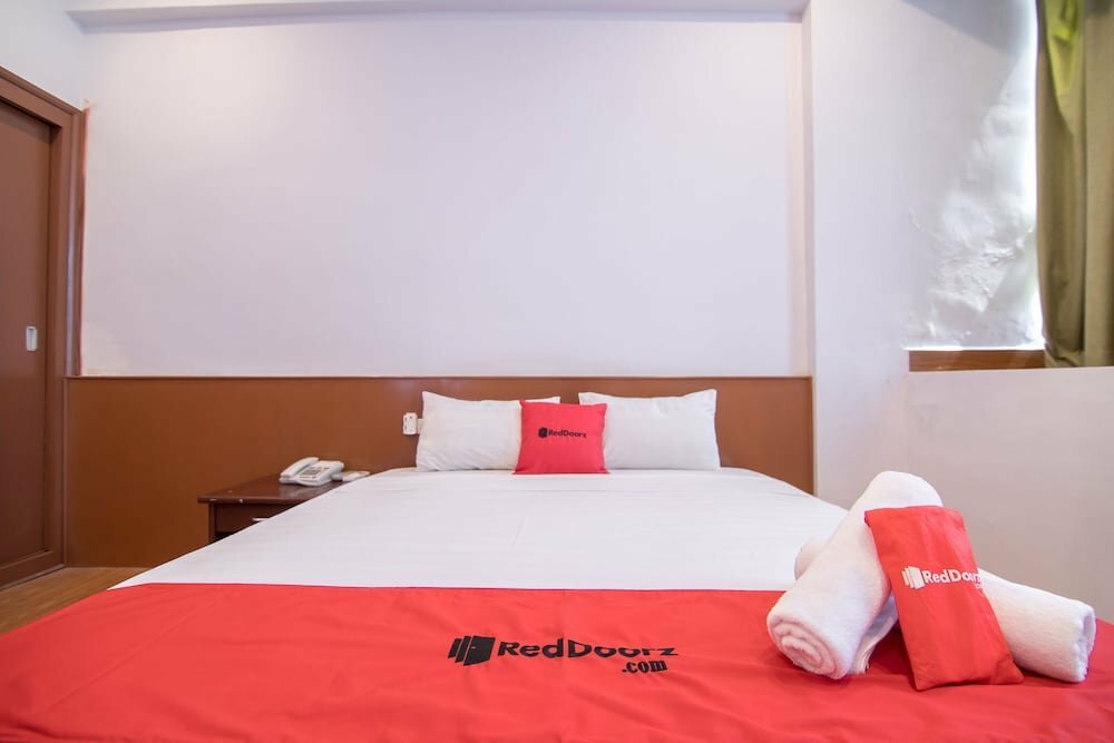 Otel RedDoorz Plus near Van Mieu Quoc Tu Giam, Hanoi, foto