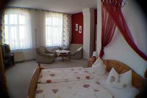 Hotel Am Kurpark (Saxony-Anhalt, Harz, Bad Suderode, Jägerstraße, 7), otel  Saksonya‑Anhalt'tan