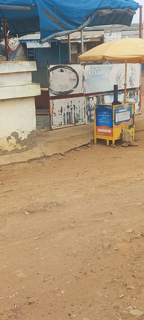 Bar Reggies Kitchen & Pub, Dünya, foto