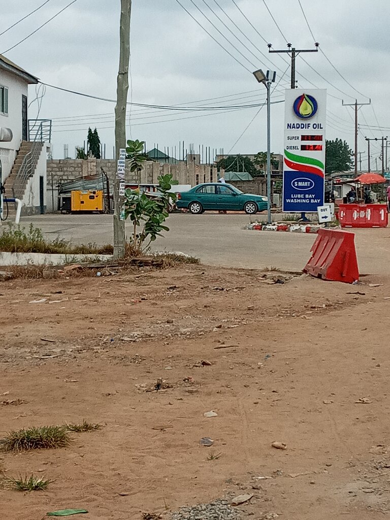 Benzin istasyonu Naddif filling station, Dünya, foto