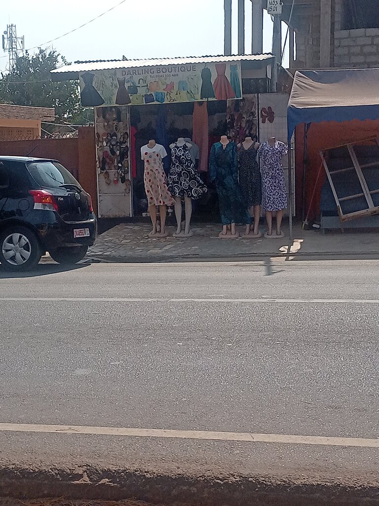 Giyim mağazası Darling boutique, Akra, foto