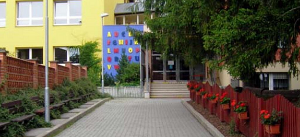 i̇lkokul 2. základní škola Bezručova Říčany, příspěvková organizace, Orta Bohemya Bölgesi, foto
