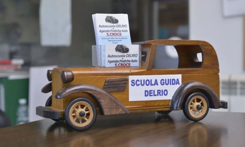 Sürücü kursları Autoscuola Agenzia S. Croce Pratiche Auto, Piyemonte, foto