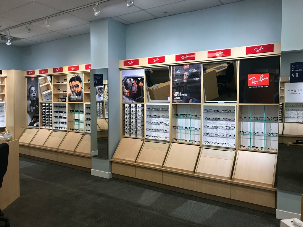 Giyim mağazası LensCrafters, Ohio Eyaleti, foto