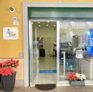 Carlà Hair Studio (Campania, Province of Naples, Corso Alcide de Gasperi), kuaförler  Campania'dan