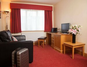 Adelphi Portrush (Scotland, West Lothian, Main Street), otel  County Antrim'den