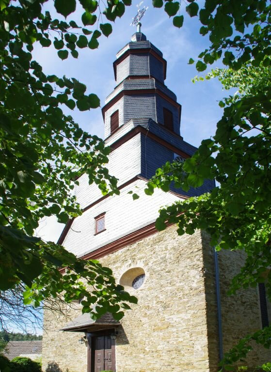 Dini dernekler Evangelische Kirche Weilmünster-Wolfenhausen - Ev. Kirchengemeinde Wolfenhausen-Haintchen, Hesse, foto