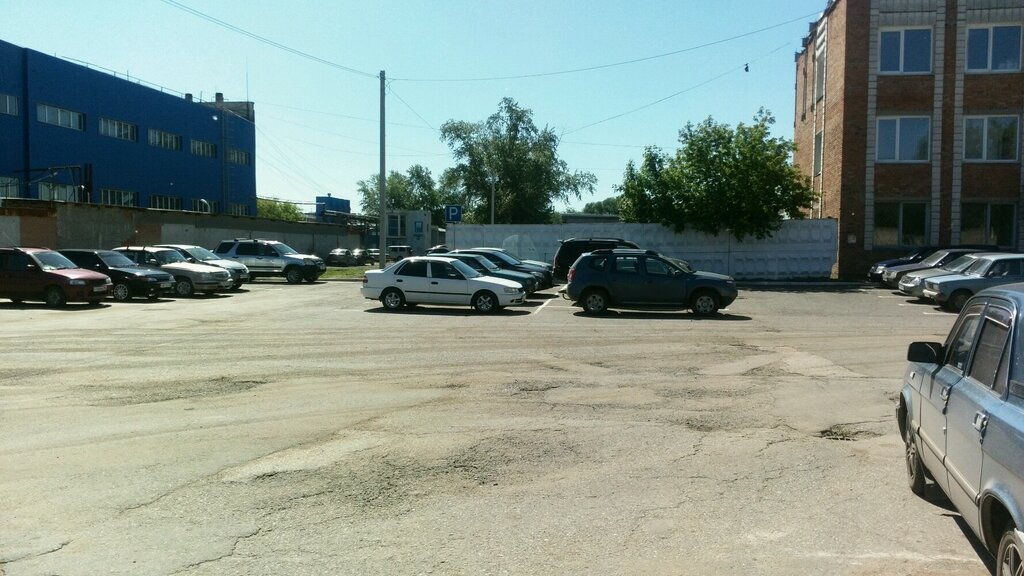 Otoparklar Parking lot, Omsk, foto