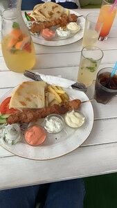 Bing Gyros (ulitsa imeni G.K. Ordzhonikidze No:16А), kafe  Saratov'dan