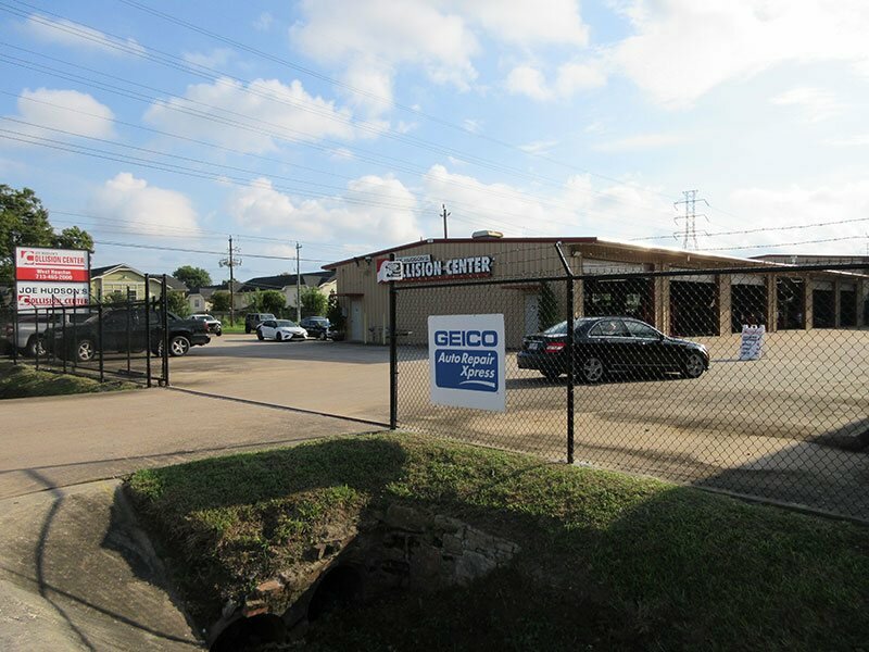 Oto kaporta Joe Hudson's Collision Center, Texas, foto