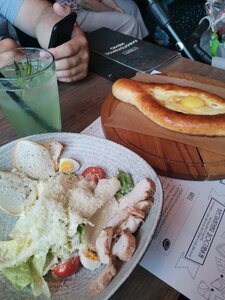 Grill Vino & Khachapuri (Aviatorov Baltiki Avenue No:11/1), restoran