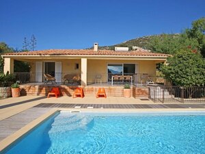 Clos Des Oliviers (Haute-Corse, Arrondissement de Calvi, Lumio, Route de la Mer), otel