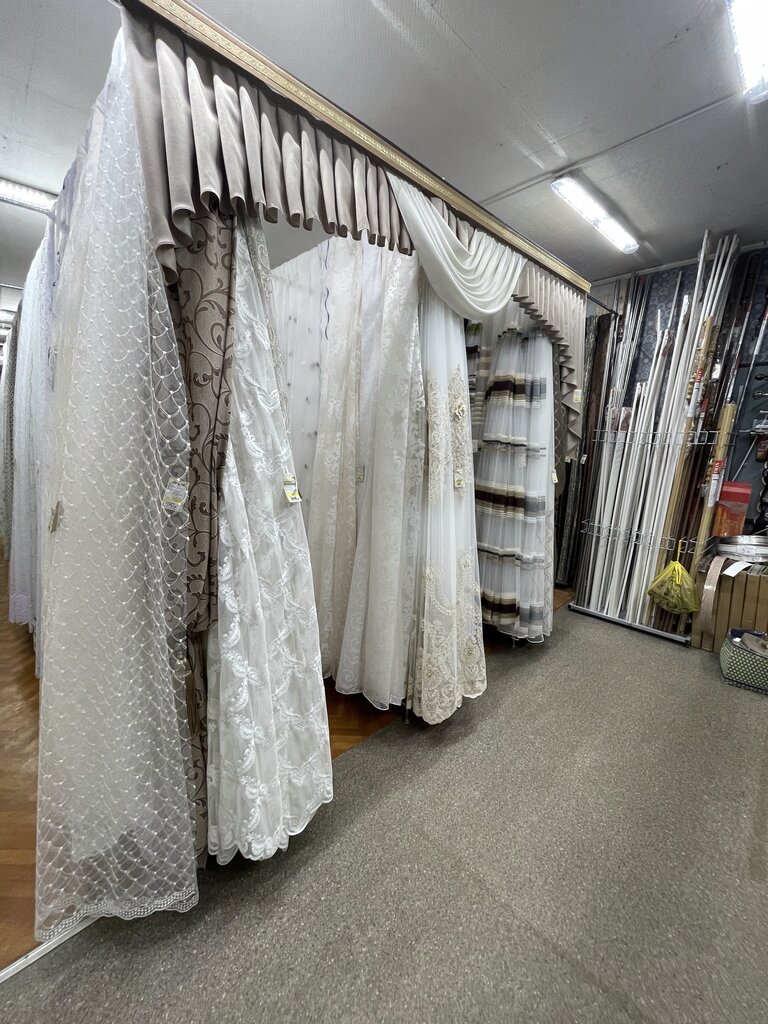 Perde ve korniş üreticileri Salon shtor Ovatsiya, Voronej, foto