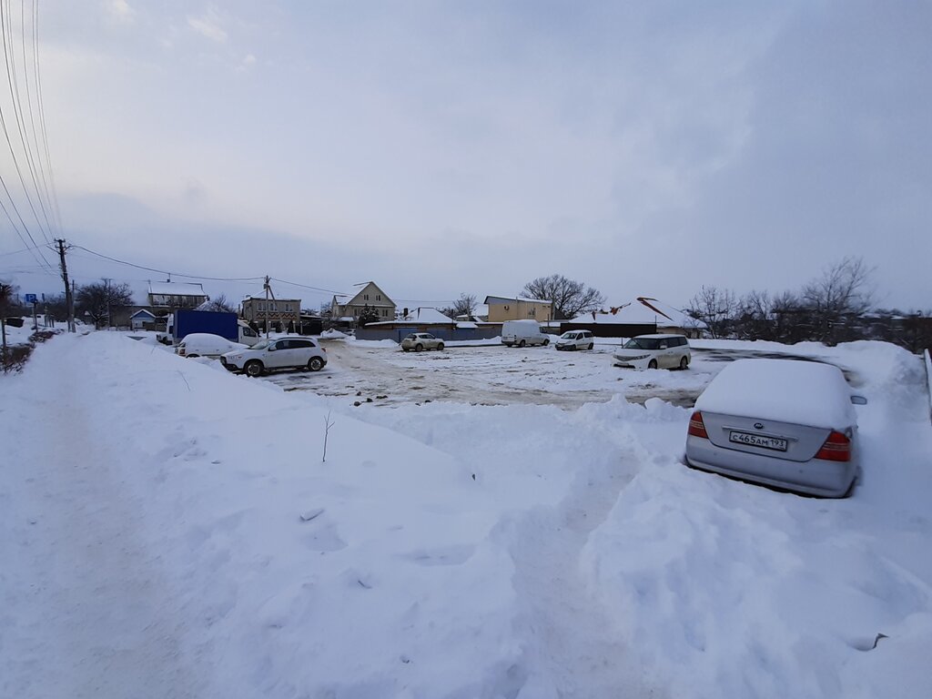 Otoparklar Parking lot, Krymsk, foto