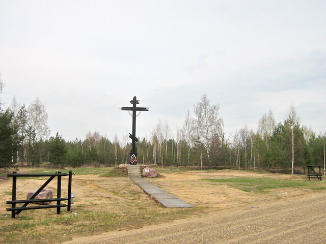 Şapel, haç anıtı Жертвам сталинских репрессий, Kostromskaya oblastı, foto