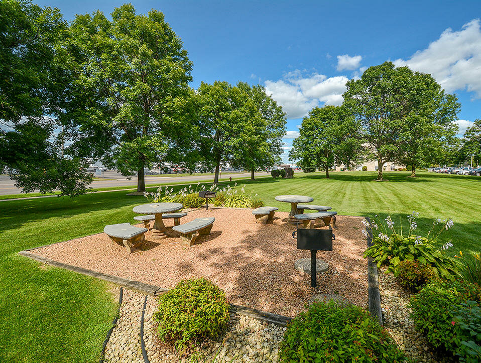 Emlak ofisi Wyndemere Apartments, St Cloud, foto