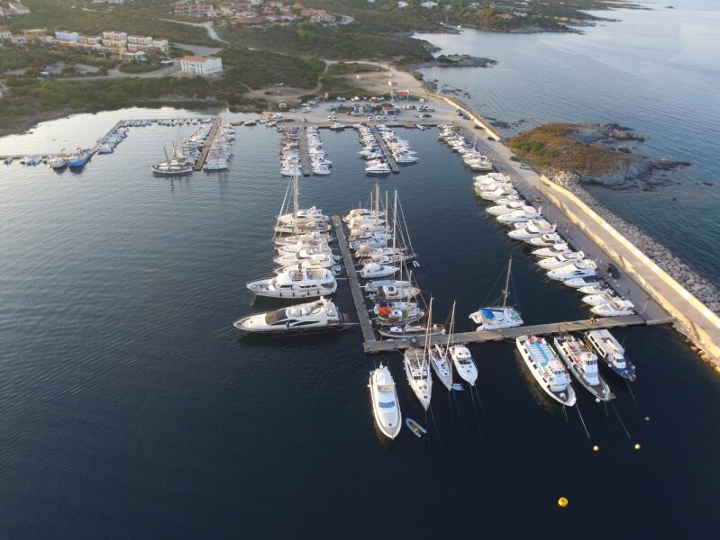 Tekne, kayık, yat Marina di Stintino, Sardunya, foto