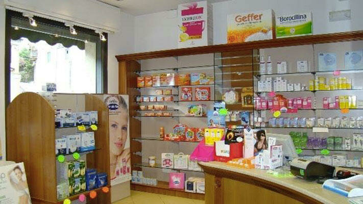 Kozmetik ve parfümeri mağazaları Farmacia Romeo Dottor Carlo, Calabria, foto
