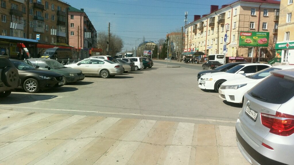 Otoparklar Parking lot, Omsk, foto