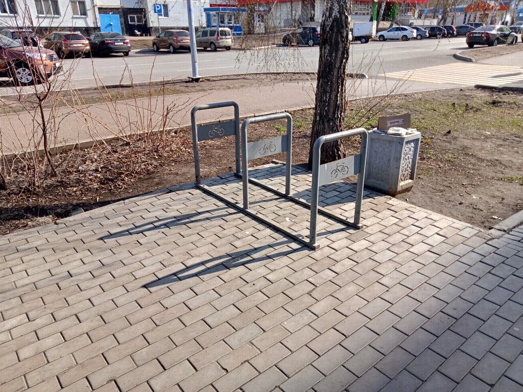 Bisiklet park yerleri Bicycle parking, Naberejniye Çelny (Yar Çallı), foto