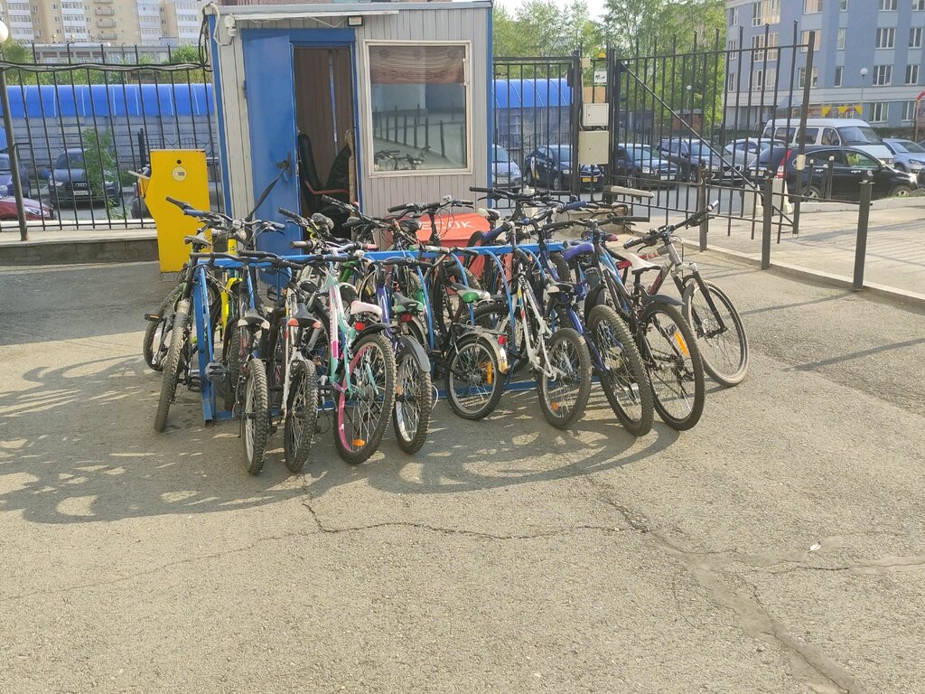 Bisiklet park yerleri Велопарковка, Yekaterinburg, foto