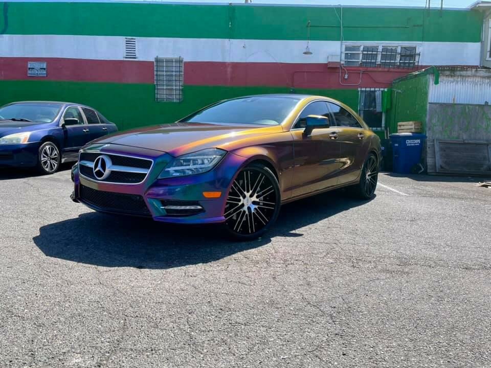 Araç camlarının renklendirilmesi Layed Up Customs, Oakland, foto