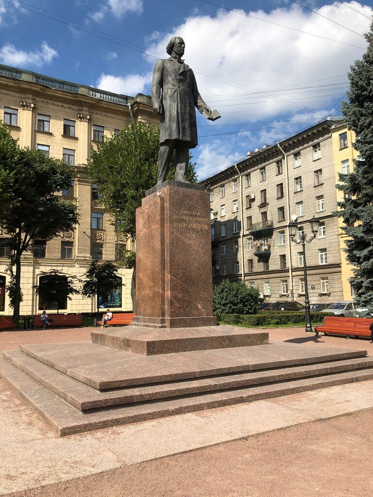 Anıt, heykel Н.А. Добролюбов, Saint‑Petersburg, foto