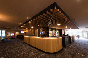 Links Hotel (South Australia, Adelaide, Tapleys Hill Road), bar  Adelaide'den