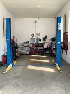 Auto repair service (Евпаторийское шоссе No:49А, Саки), otomobil servisi  Saki'den (Sak'tan)