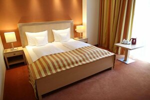 Hotel Rogge (Caraș-Severin, Reșița), otel  Reşita'dan