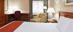 Holiday Inn Express Detroit-Warren/General Motors Technology Center (Michigan, Macomb County, Warren), otel  Warren'dan