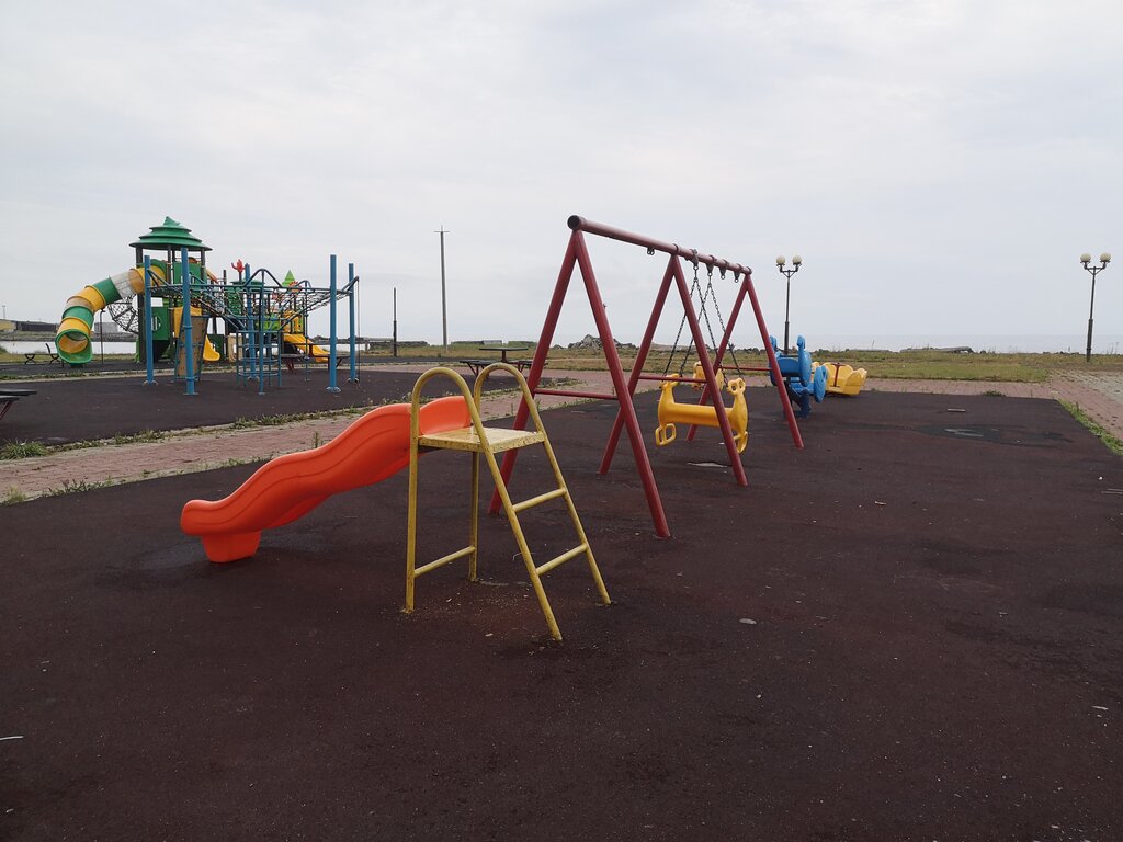Oyun alanı Playground, Holmsk, foto