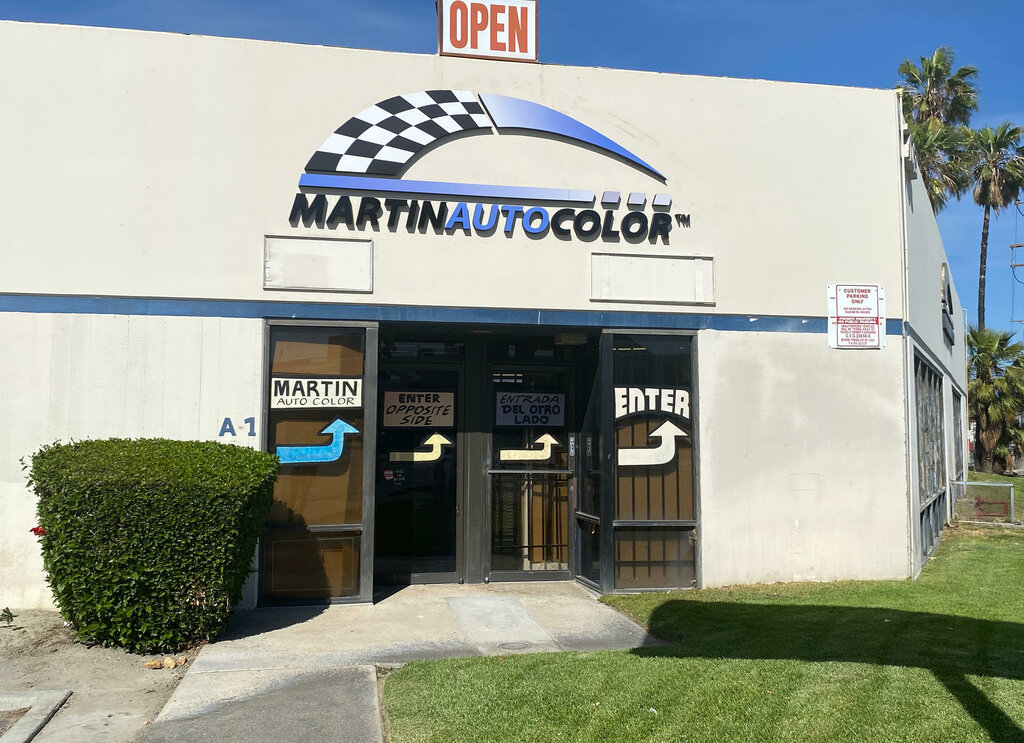 Otomobil servisi Martin Auto Color, San Bernardino, foto