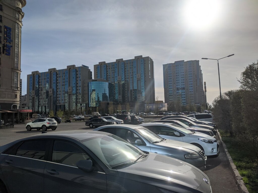 Otoparklar Parking lot, Astana, foto