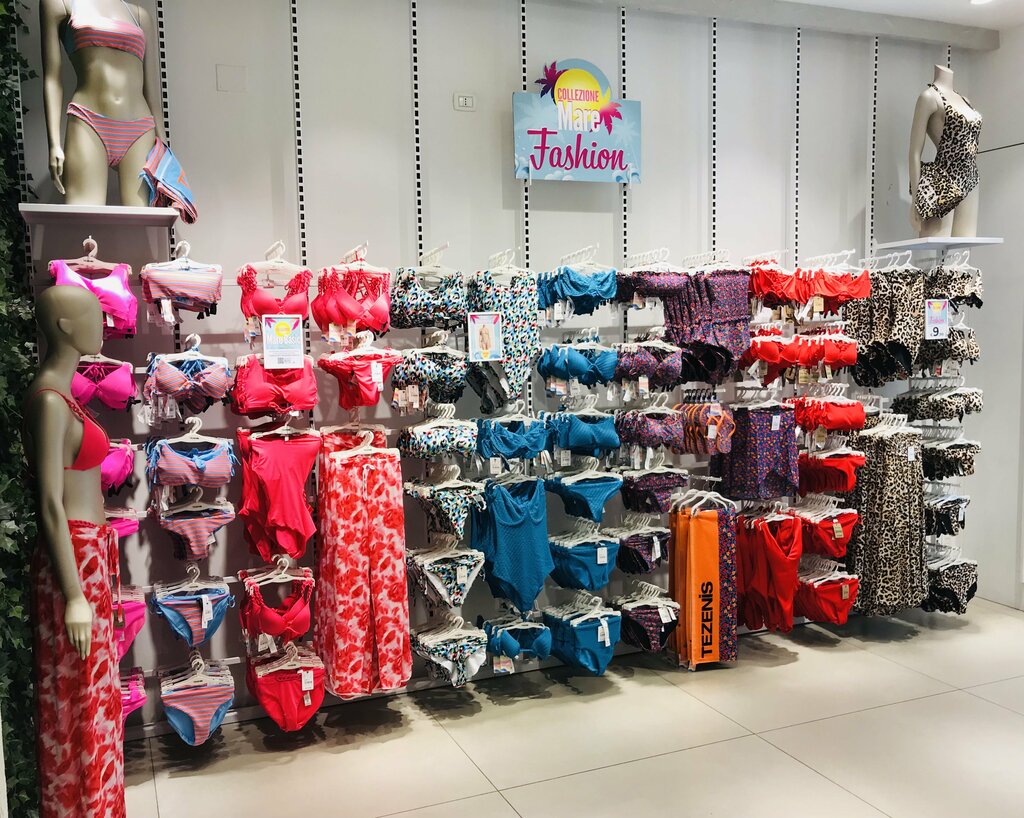 Giyim mağazası Tezenis, Napoli, foto