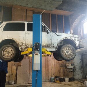 AvtoChinServis (ulitsa Rabochey Molodyozhi No:172, posyolok gorodskogo tipa Arti), otomobil servisi  Sverdlovskaya oblastından