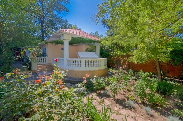Otel House with a terrace in Arcadia, Odesa, foto