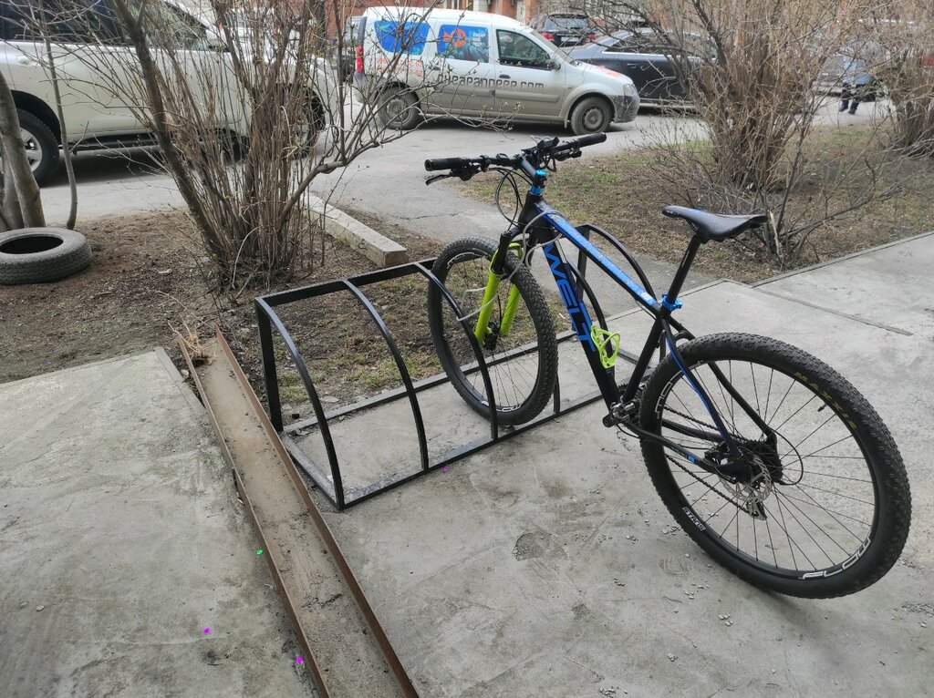 Bisiklet park yerleri Велопарковка, Yekaterinburg, foto