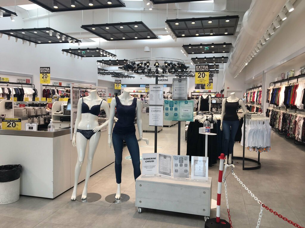 Giyim mağazası Outlet, Dünya, foto
