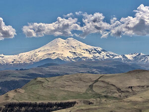 Mount Shajatmaz 2127 m (Karachayevo-Circassian Republic, Malokarachaevskiy District, Gosudarstvenny zoologicheskiy zakaznik-rezervat Khasautskiy), dağ zirvesi  Karaçay‑Çerkez Cumhuriyeti'nden