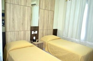 Santa Mônica Palace Hotel (São Paulo, Sao Paulo, Rua Antônio Maria Coelho), otel  Corumba'dan